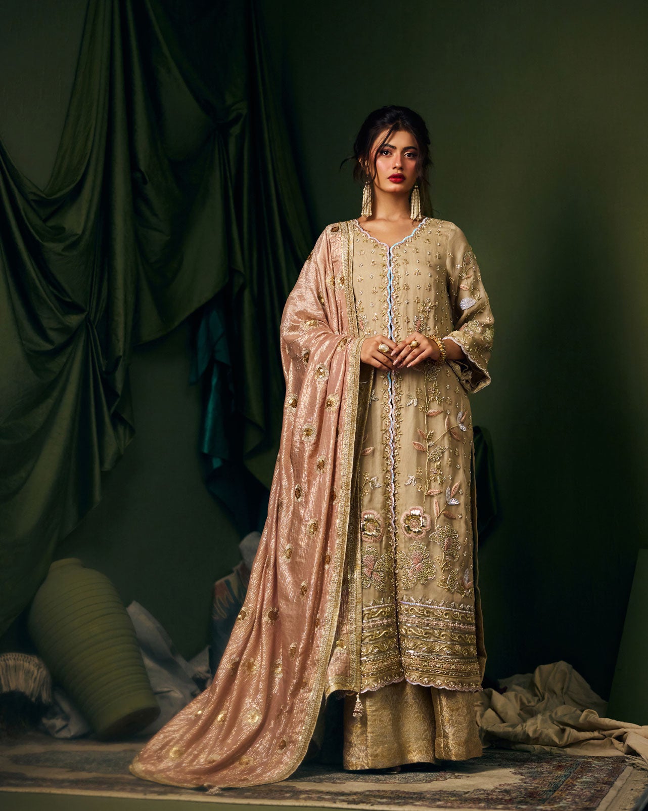 Gold Kameez Designer pakistani – NazJunaid